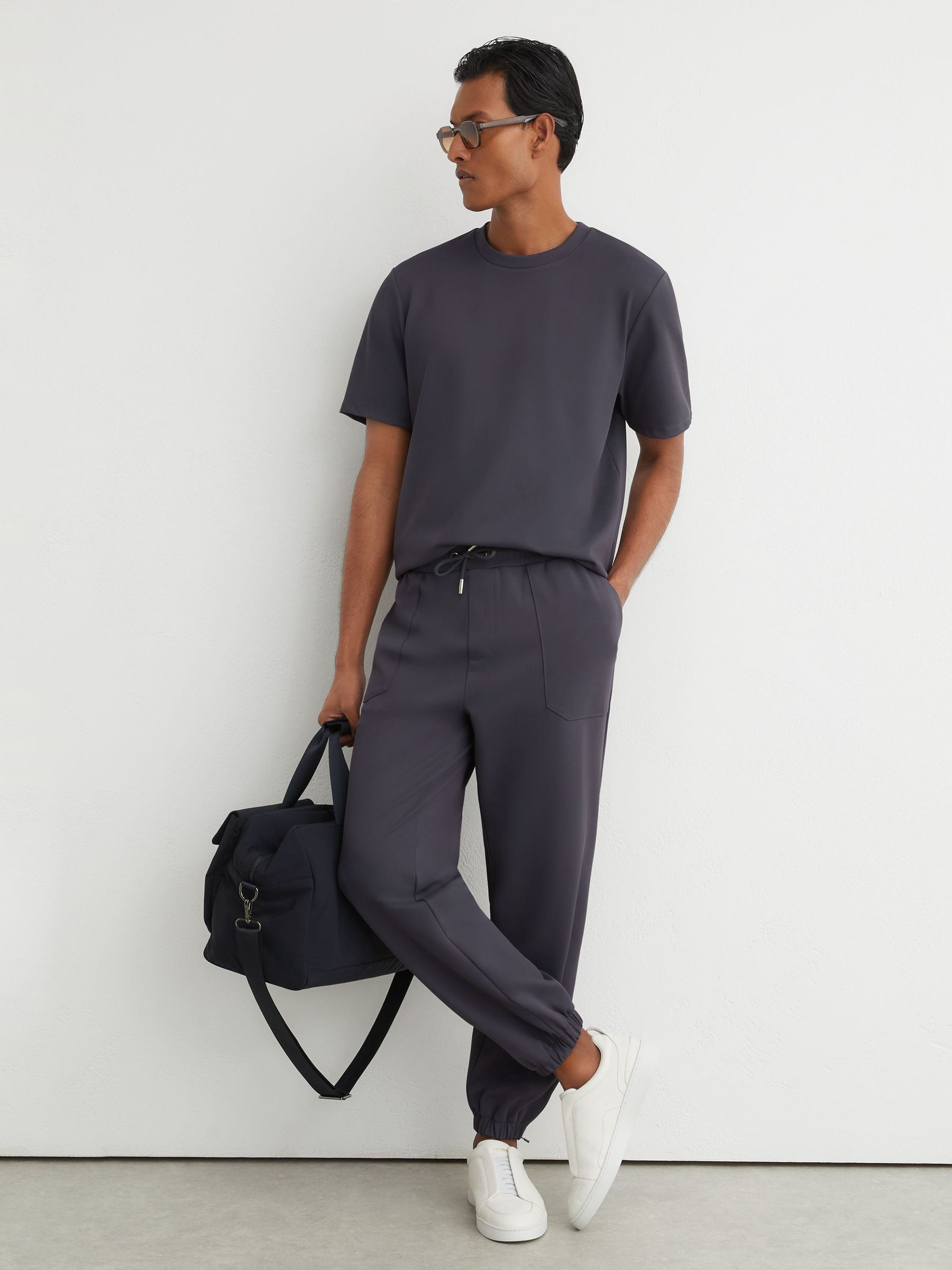 REISS day r-flex stretch-twill modern-fit t-shirt